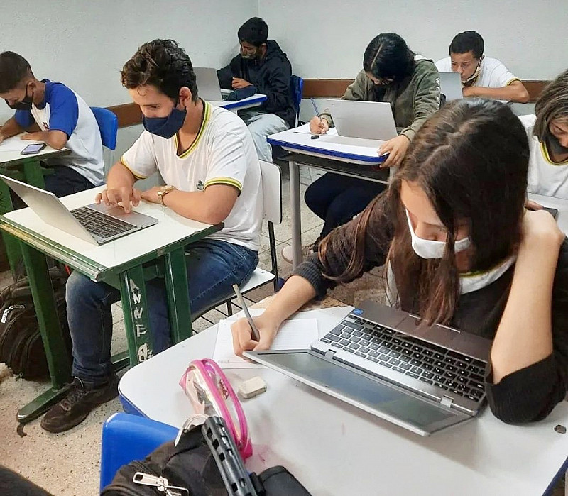Investimentos em tecnologia nas escolas somam R$ 602 milhões em 4 anos ...